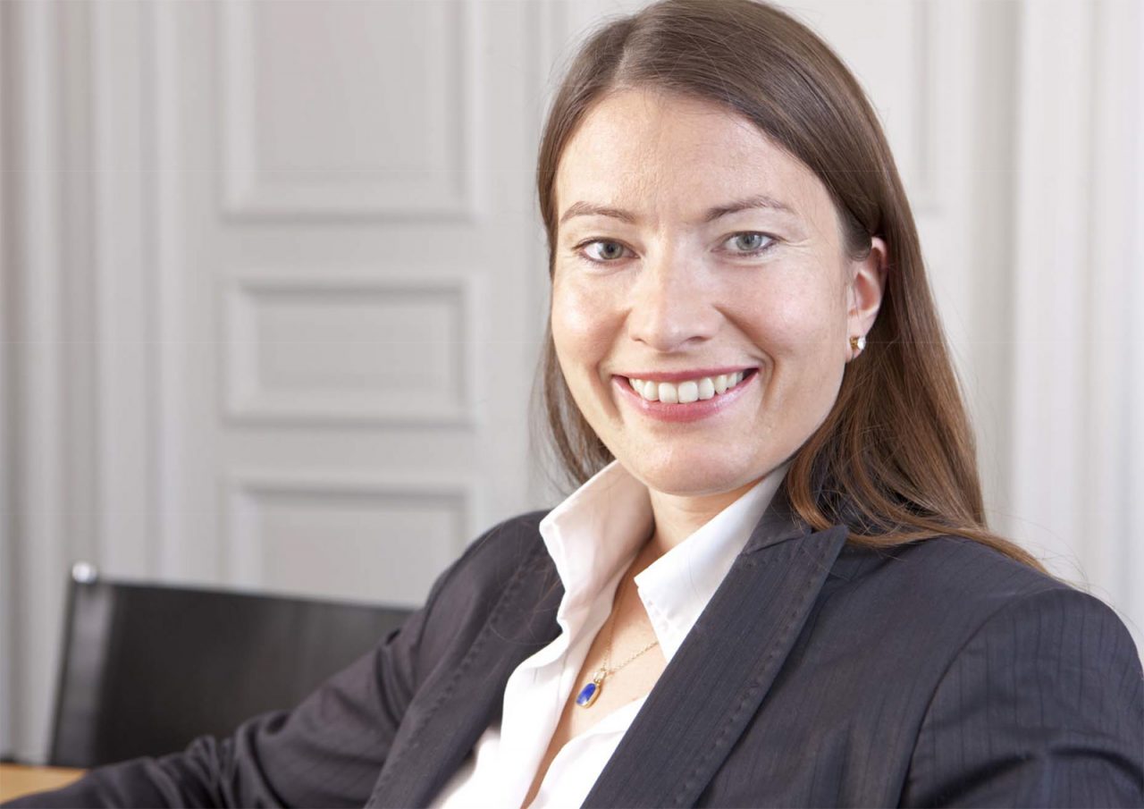 Prof. Dr. iur. Kristin Pfeffer – LehrehochN