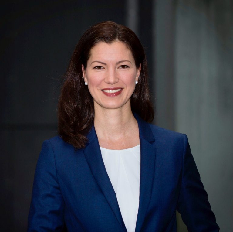 Dr. Merle Emre – LehrehochN